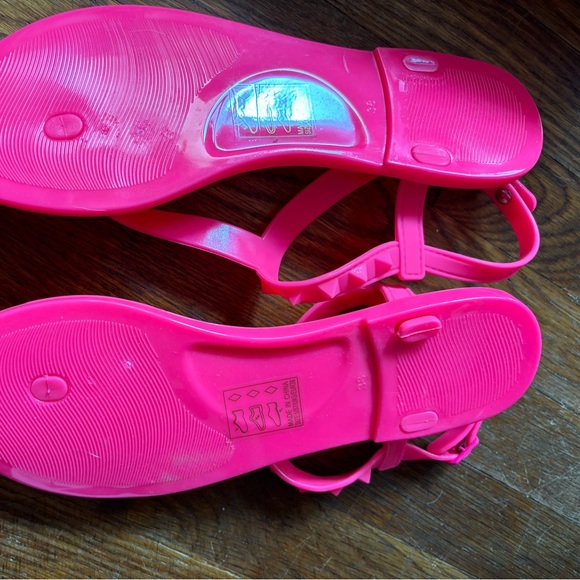 Qupid | Shoes | New Never Worn Neon Fushia Qupid Sandles Size 7 | Poshmark
